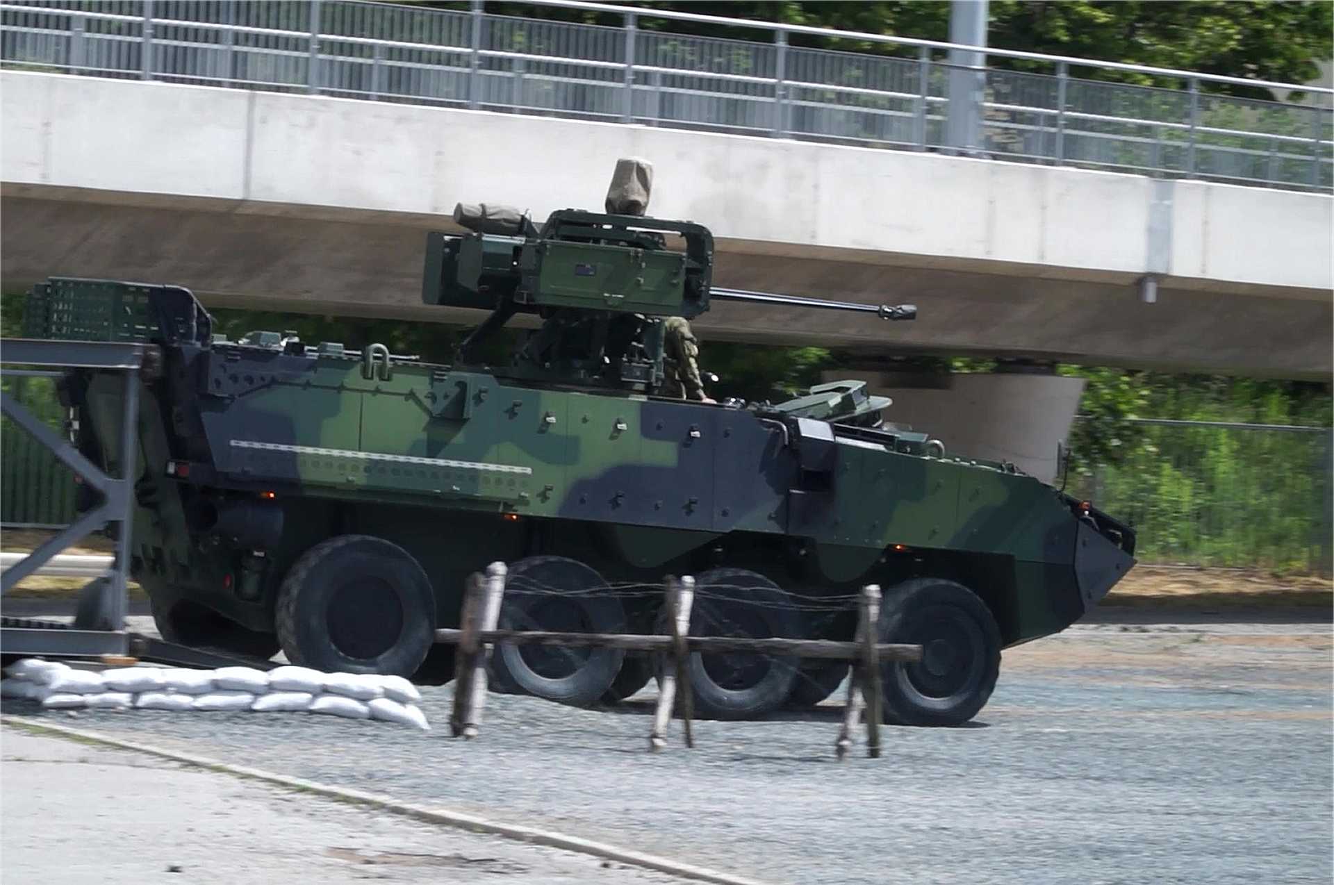 IDET 2025 Day 3: Czech Army live demo displays full spectrum combat ...