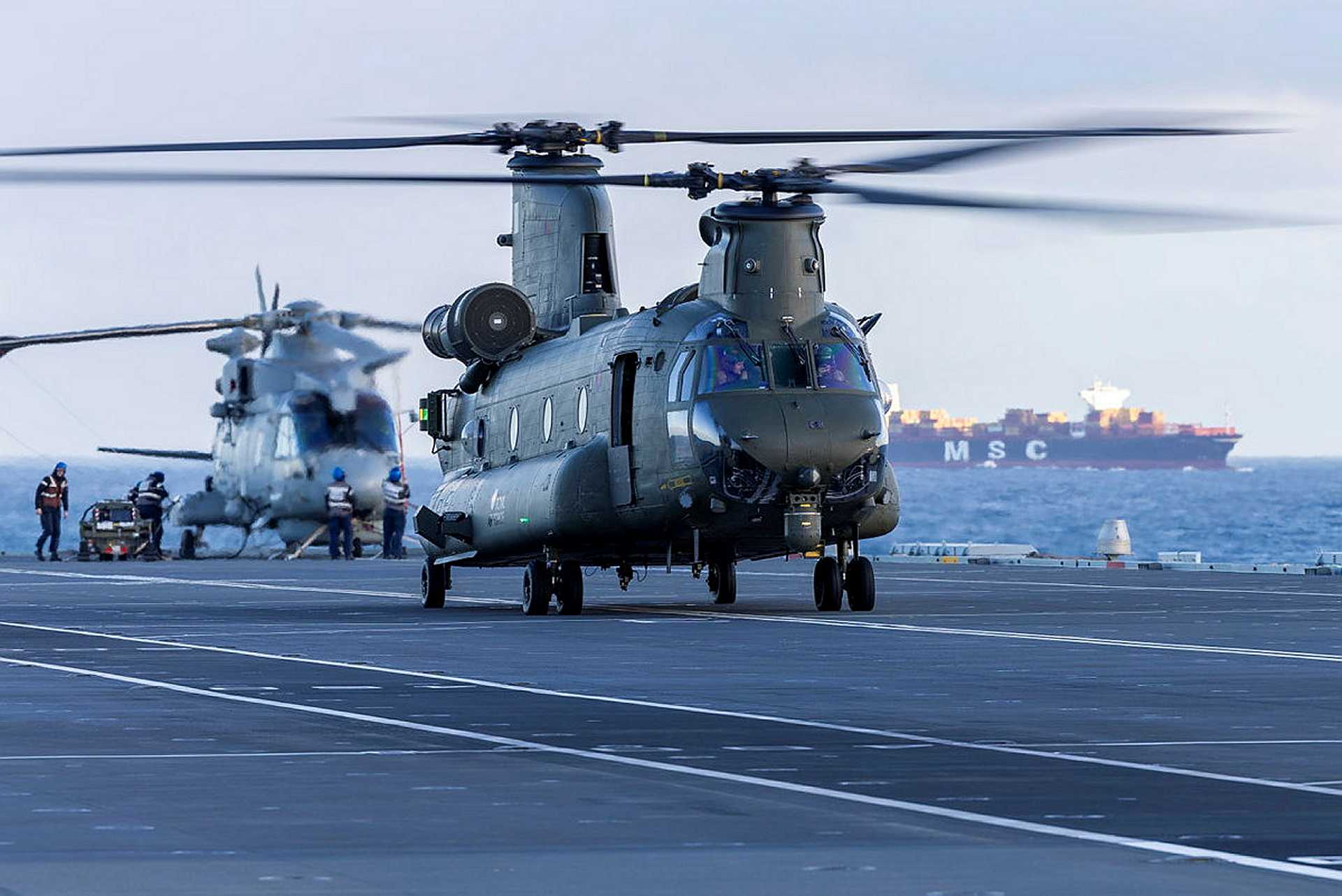 British Air Force CH-47 Chinook Helicopters Achieve Embarkation ...