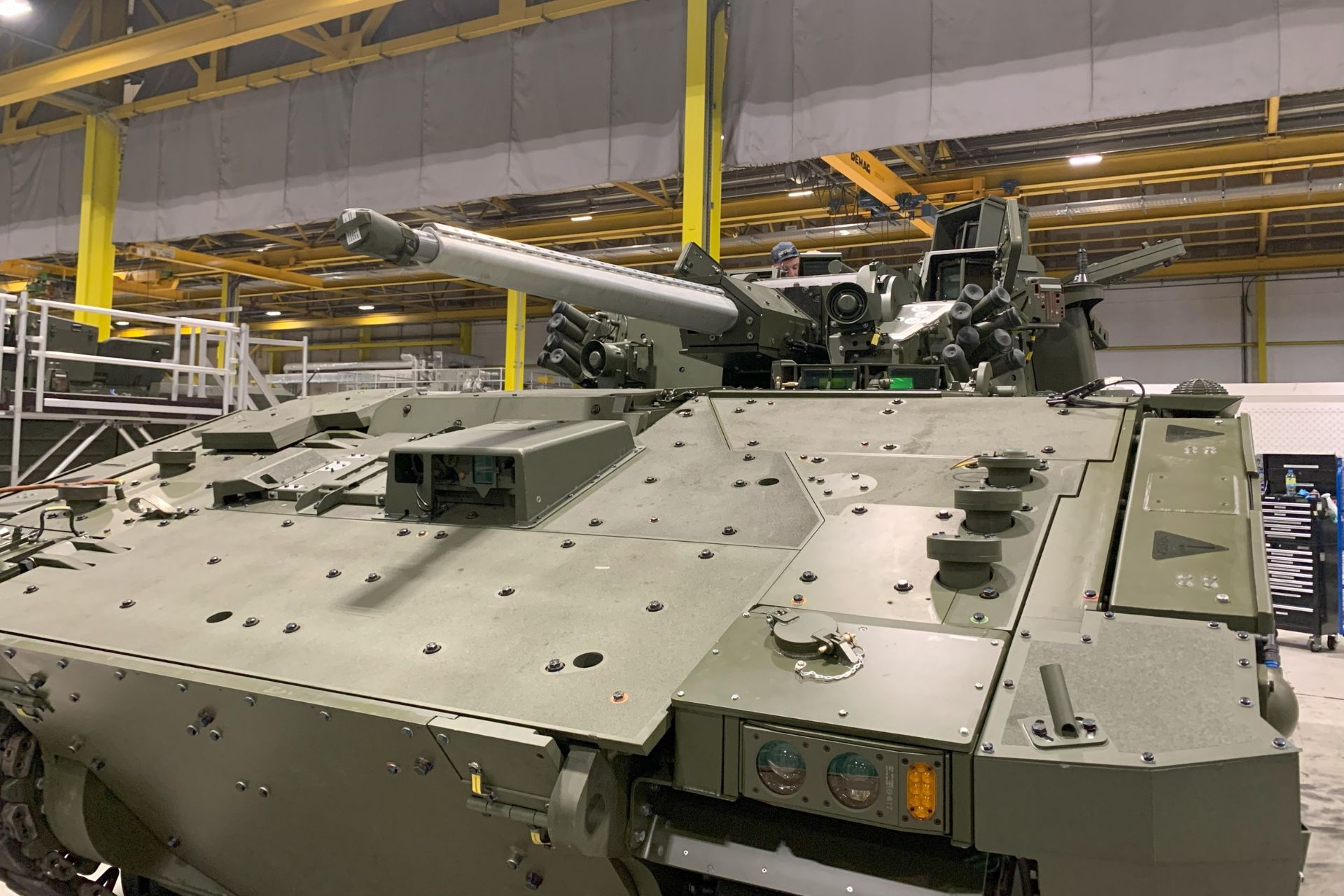 British Army’s New Ajax Reconnaissance Vehicle Integrates Thermal ...