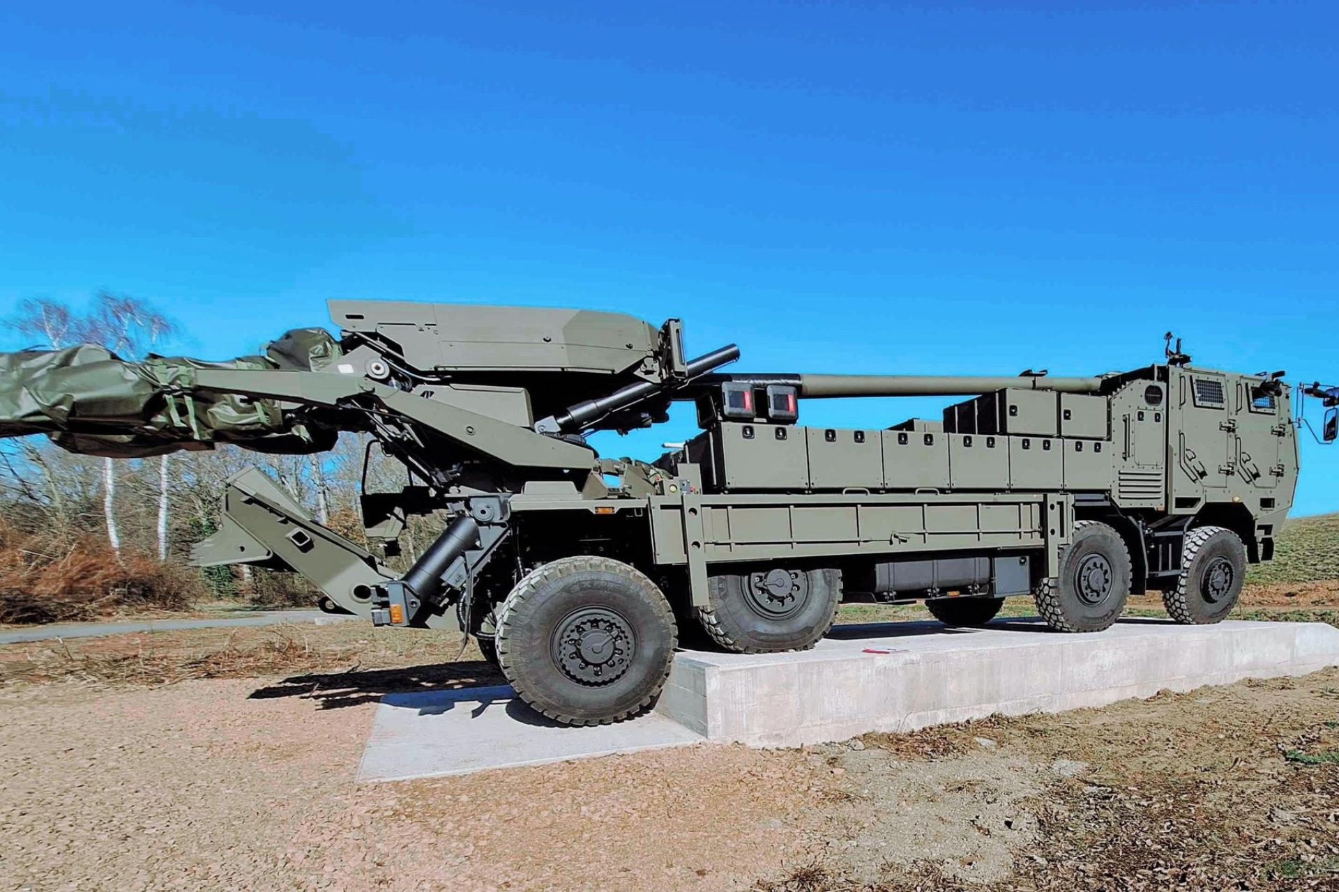Czech Republic Conducts Tests on Caesar 8x8 Self-Propelled Howitzer in ...