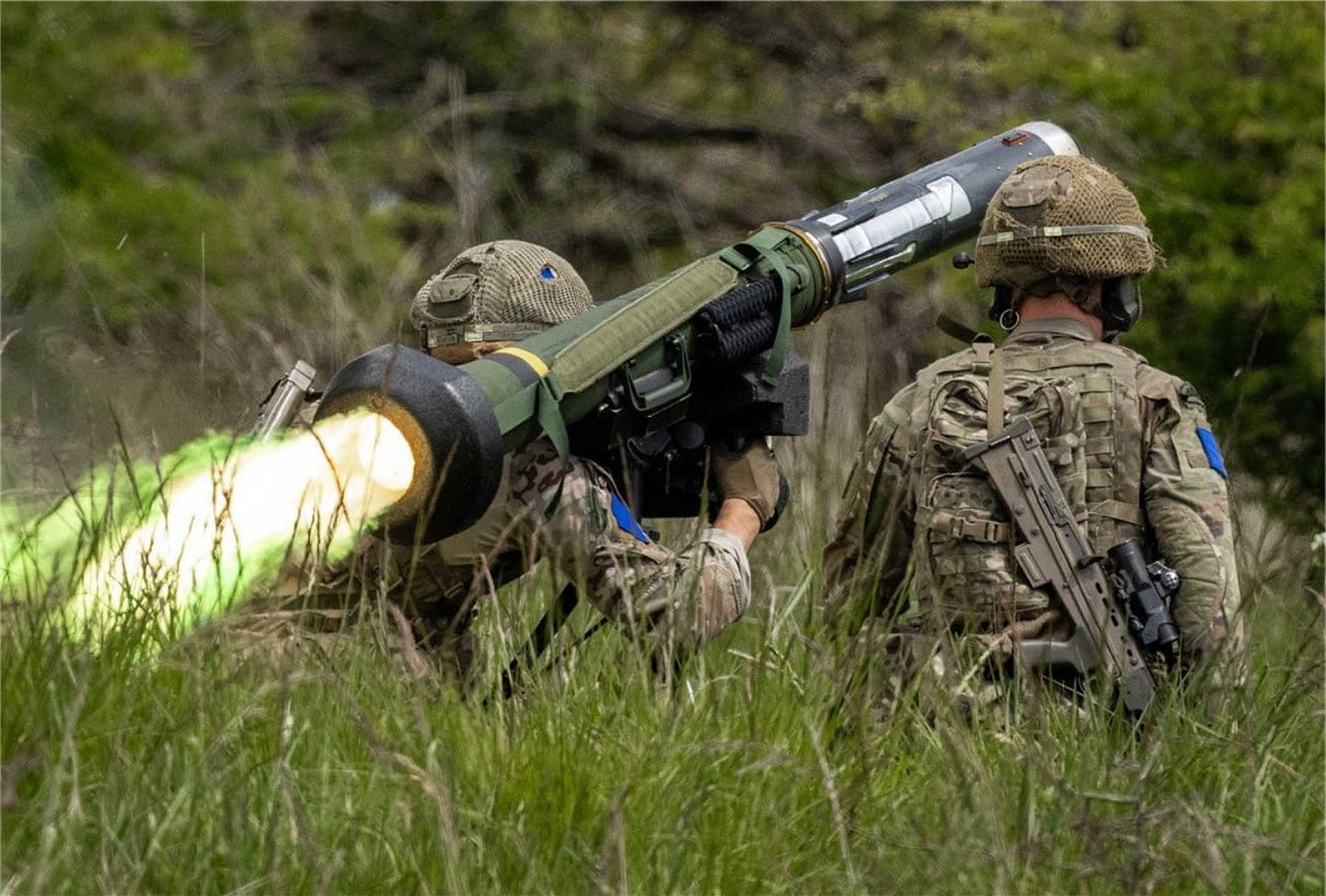 Exclusive: British Army Conducts First Live Fire with New U.S ...