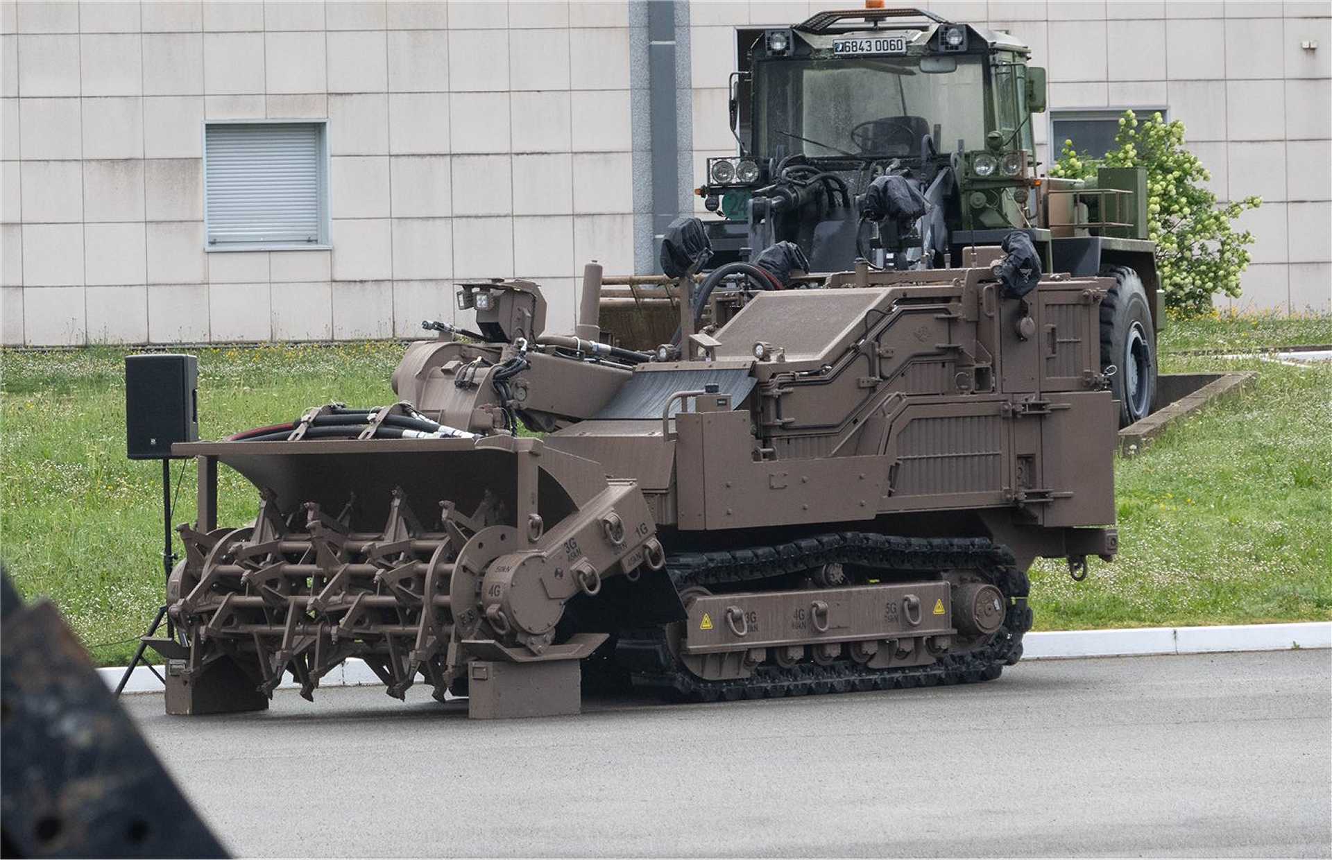 Technology: France Modernizes Engineer Troops with New SDZ Robotic ...