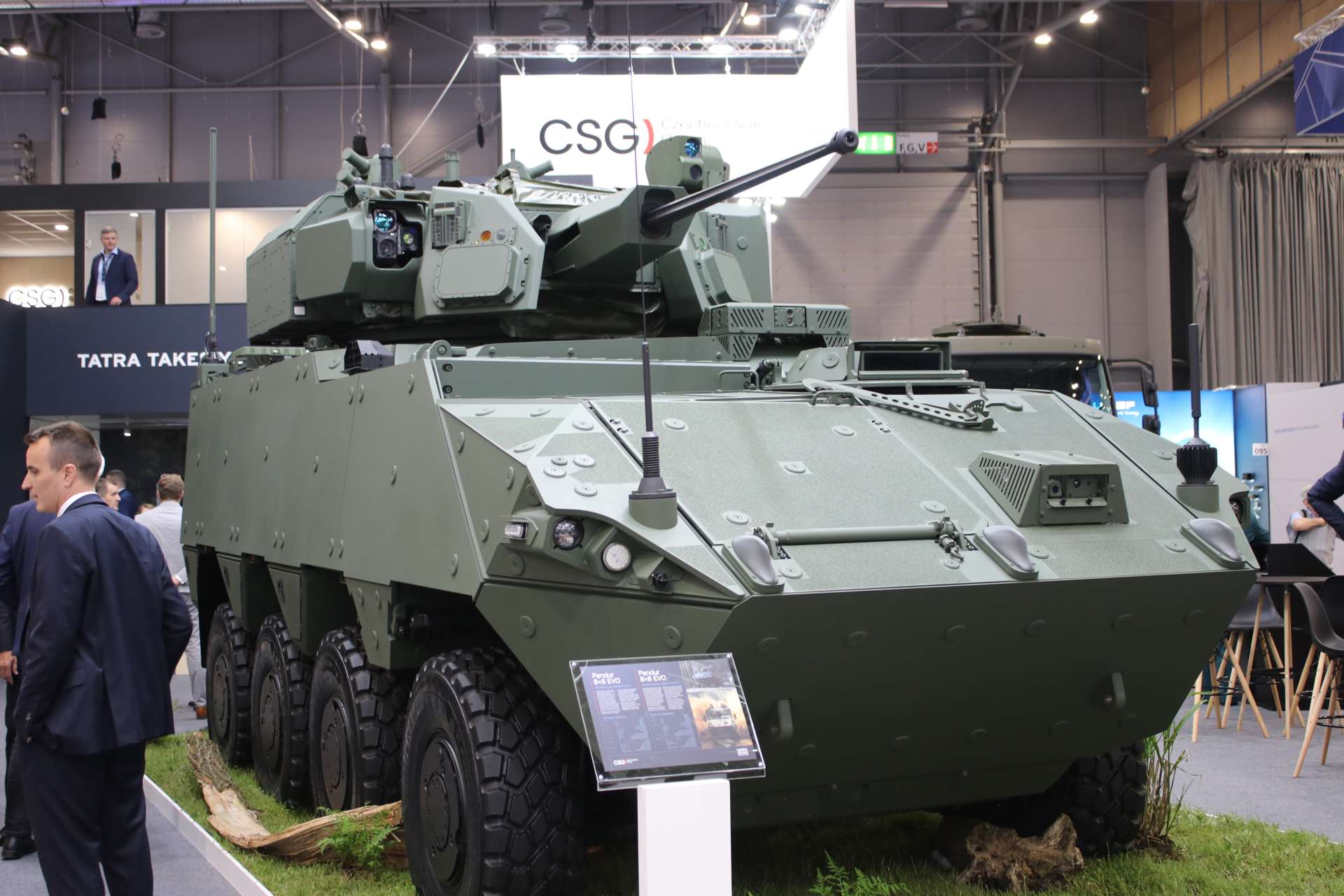 IDET 2025: Excalibur Army Unveils Pandur II 8x8 EVO IFV as Czech ...