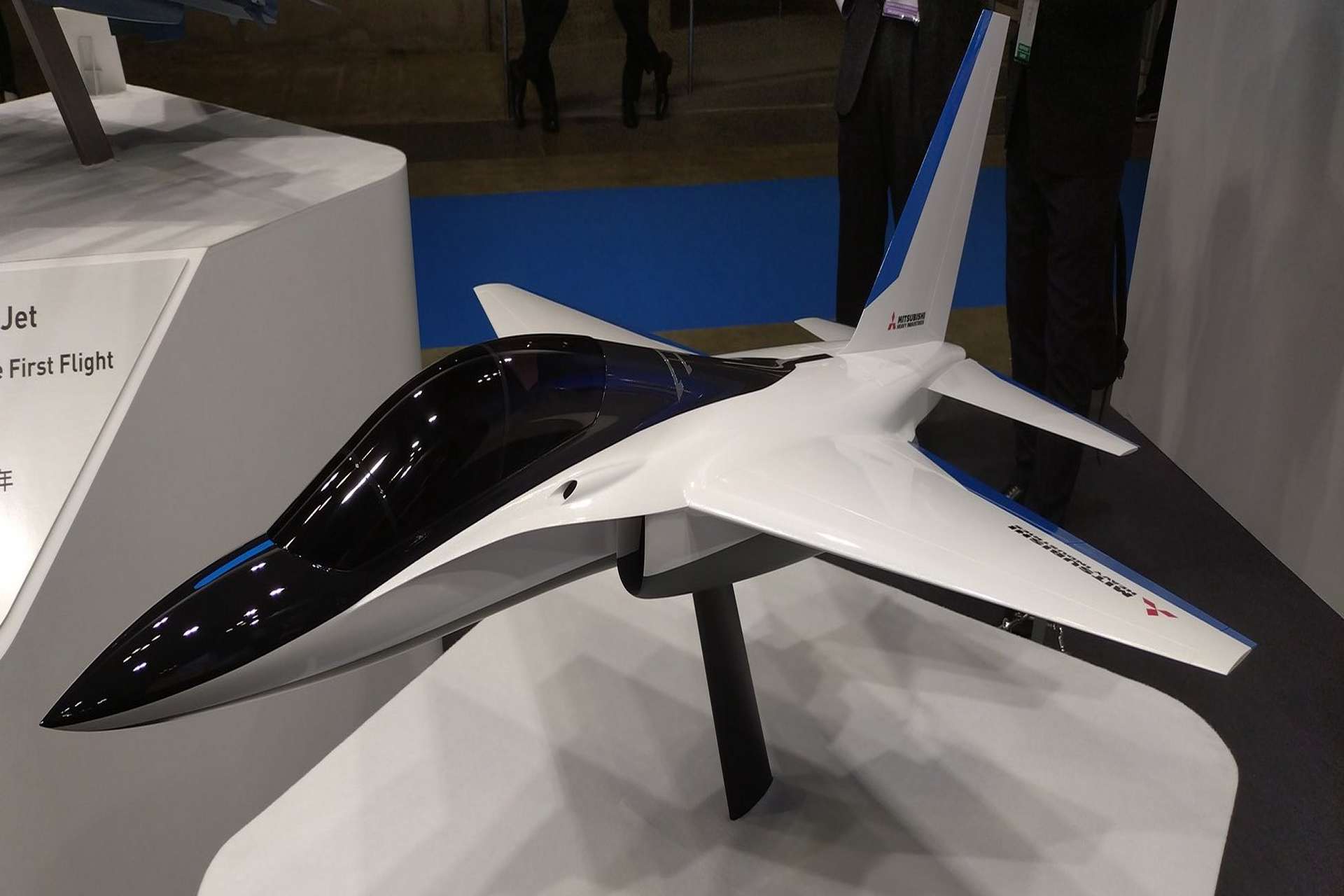 Japan’s Mitsubishi Launches TX Jet Trainer to Modernize Military Pilot ...