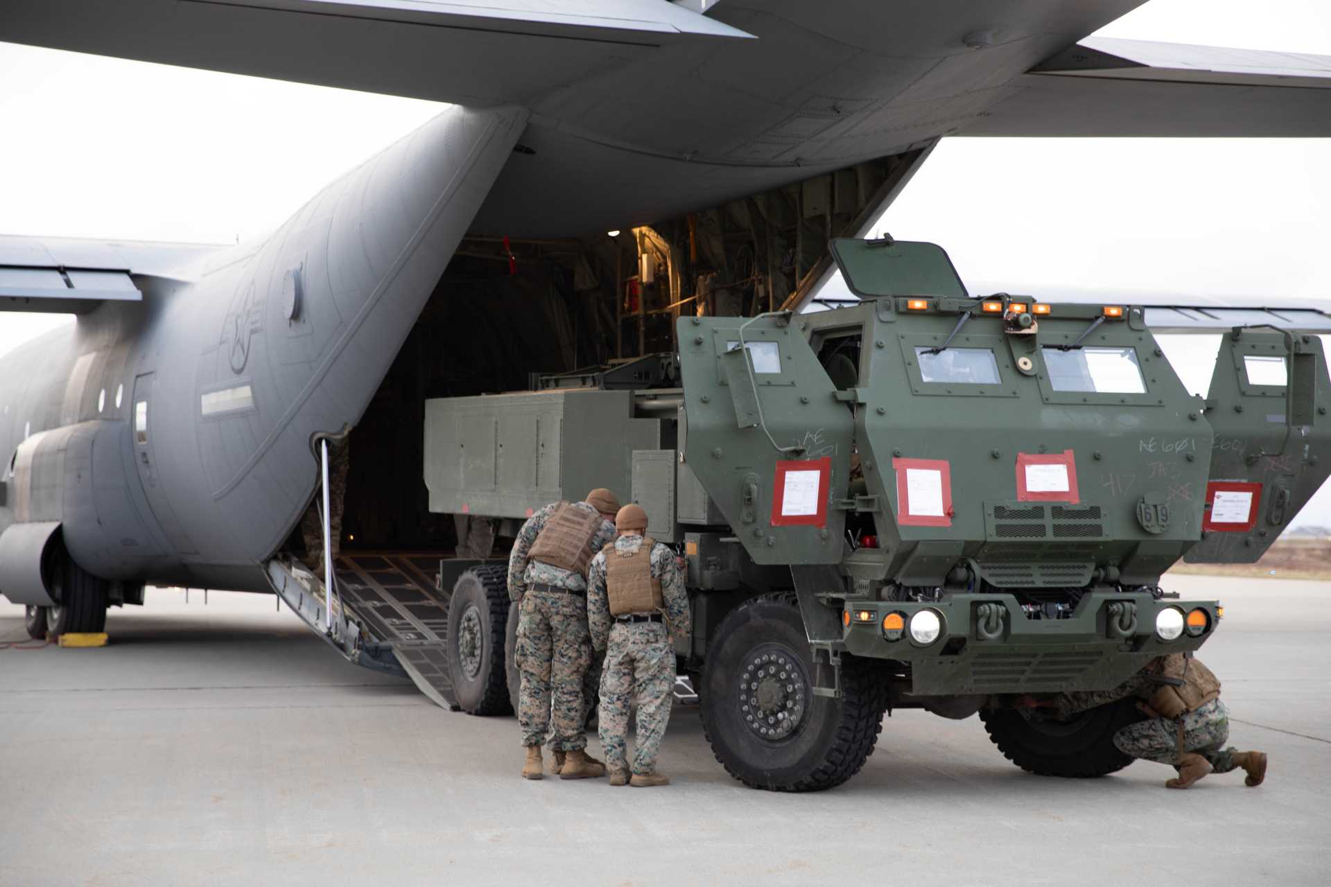 Exclusive: U.S. Marines Demonstrate Rapid Deployment of HIMARS Rocket ...