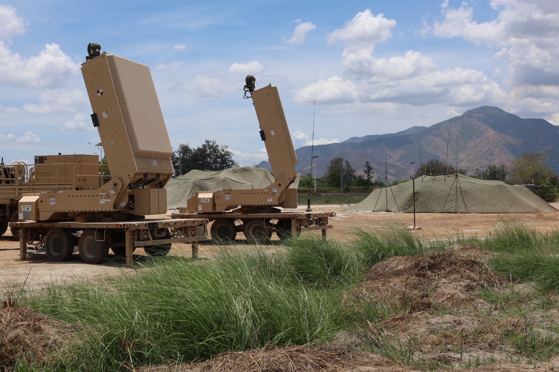 US Army Tests High-Powered Microwave Weapon in Philippines to Counter ...