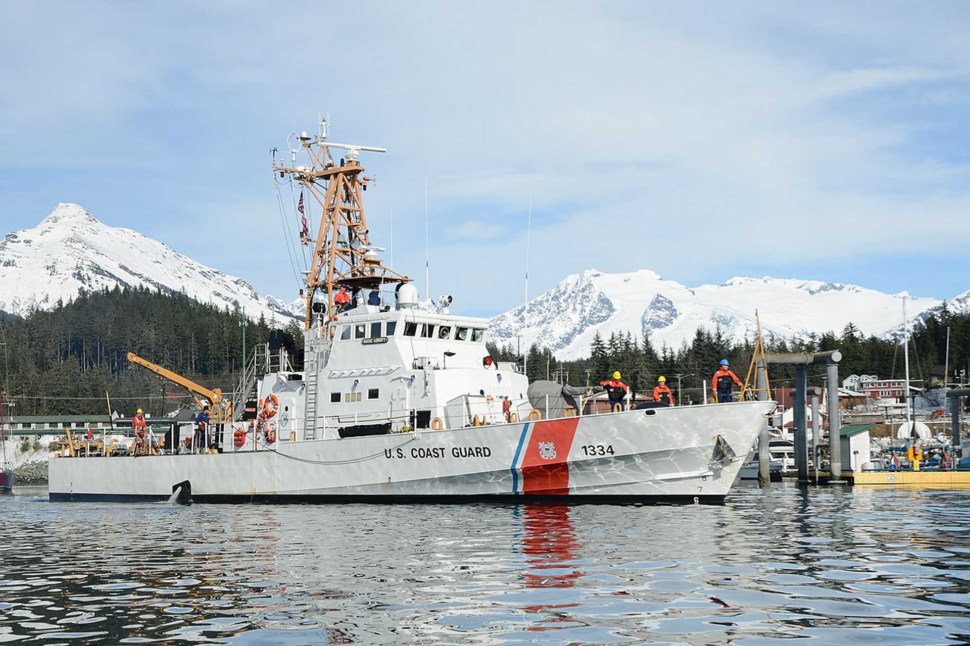 US Coast Guard transfers three Island-class patrol boats to Colombia to ...