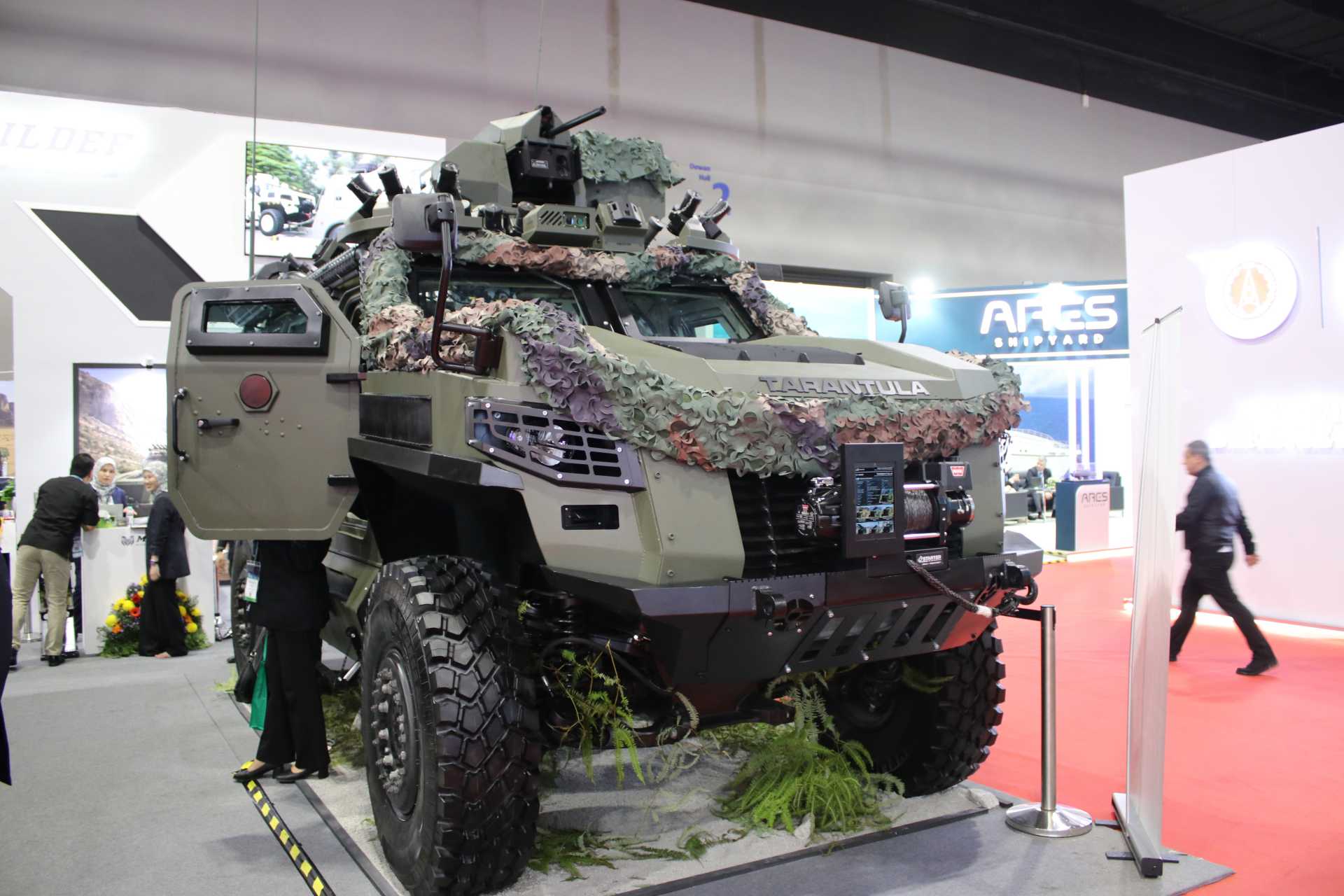 Malaysia equips Tarantula HMAV 4x4 vehicle with Turkish Aselsan 12.7mm ...