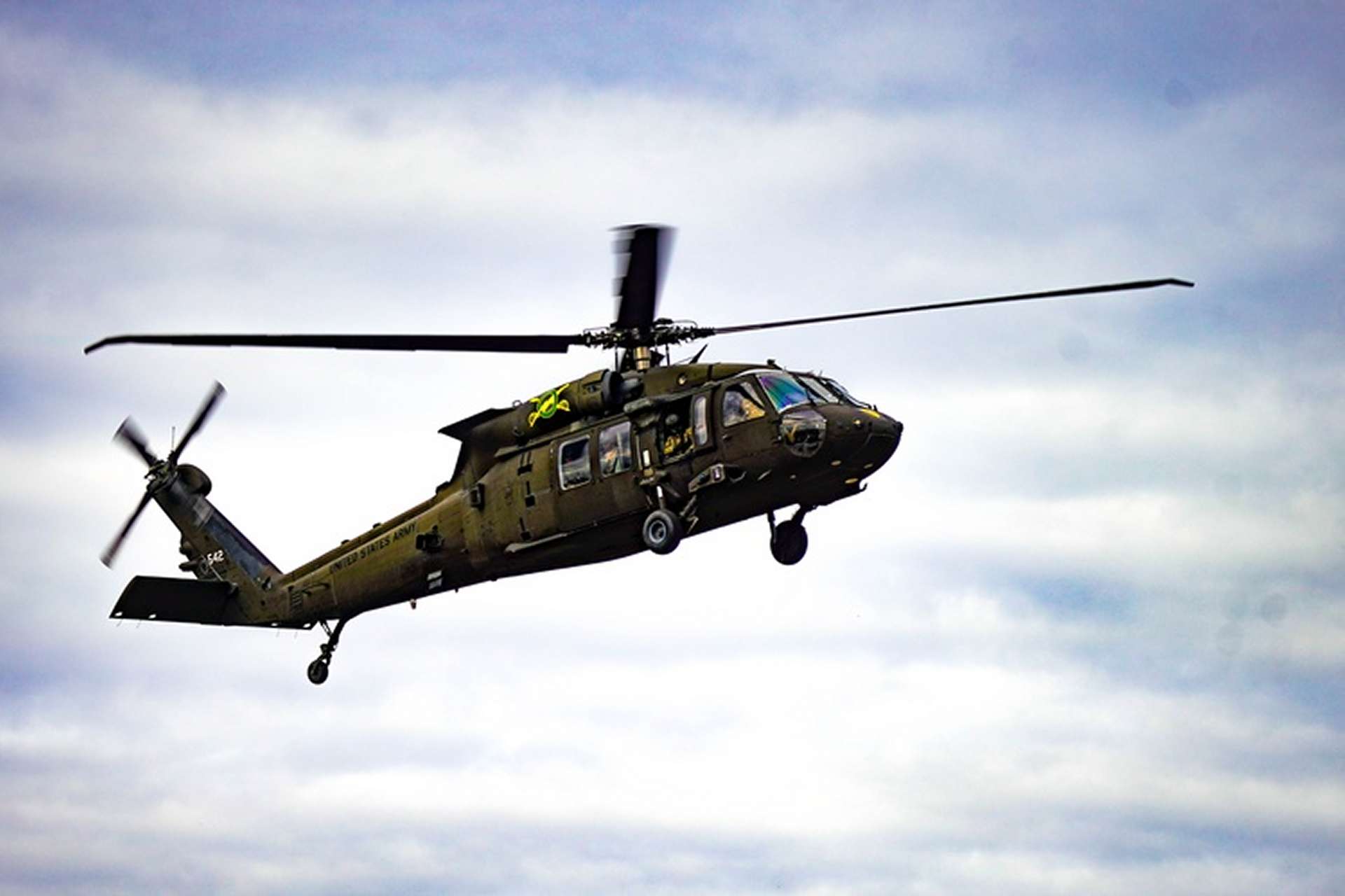 U.S. Army Orders 10 UH-60M Black Hawk Helicopters in $65M Sikorsky Deal ...
