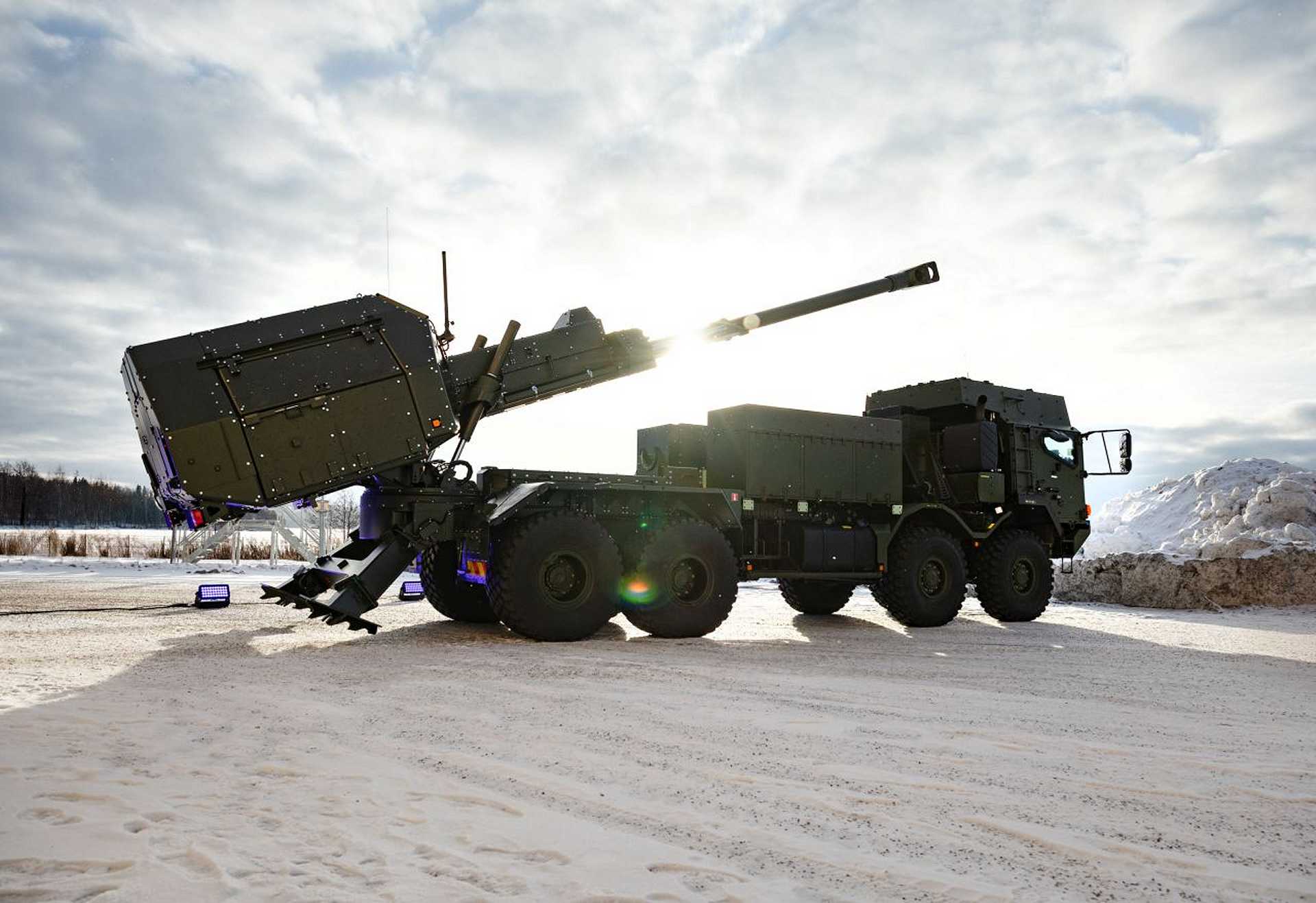 BAE Systems Rolls Out First Newly Built Archer 155mm Howitzer on MAN ...