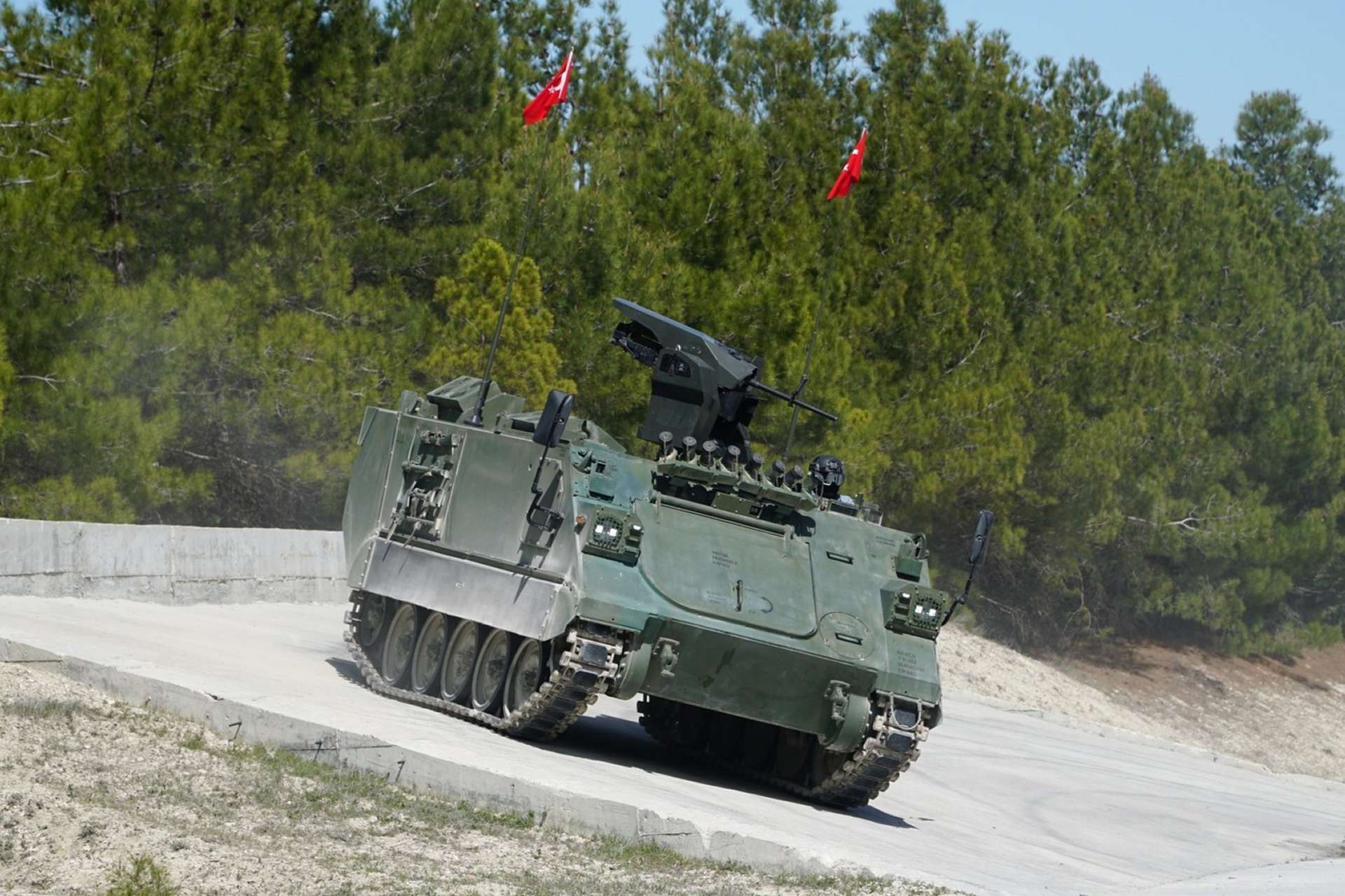 Türkiye Begins Fielding E-ZPT Electric Armoured Personnel Carrier for ...