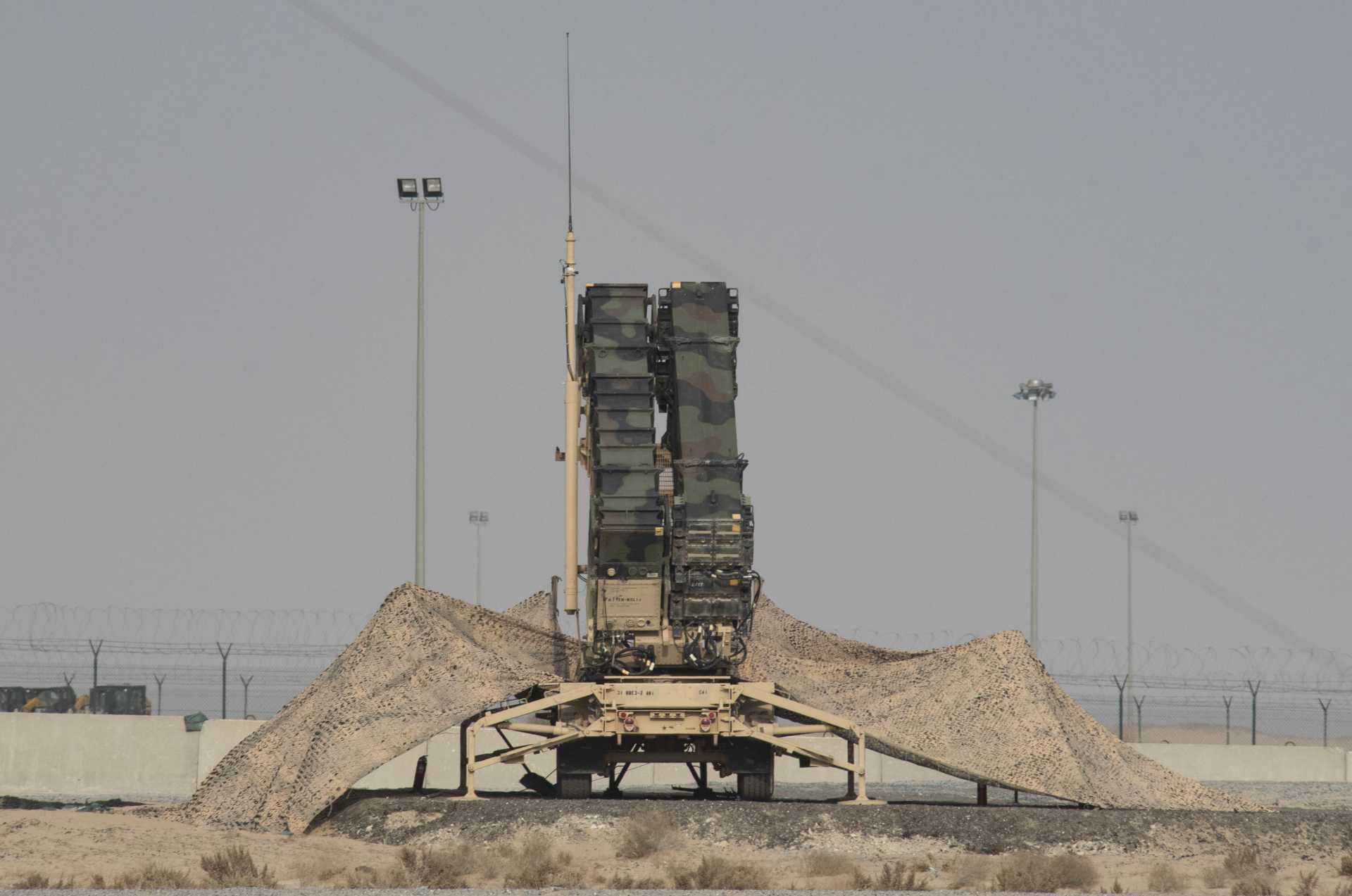 U.S. Forces Intercept 6 Iranian Ballistic Missiles Defending Gulf Bases ...