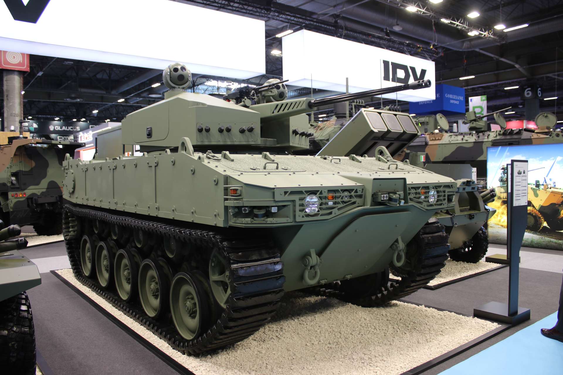 IDV CL2X Hybrid Uncrewed Light Tank Emerges as Robotic Wingman for Main ...