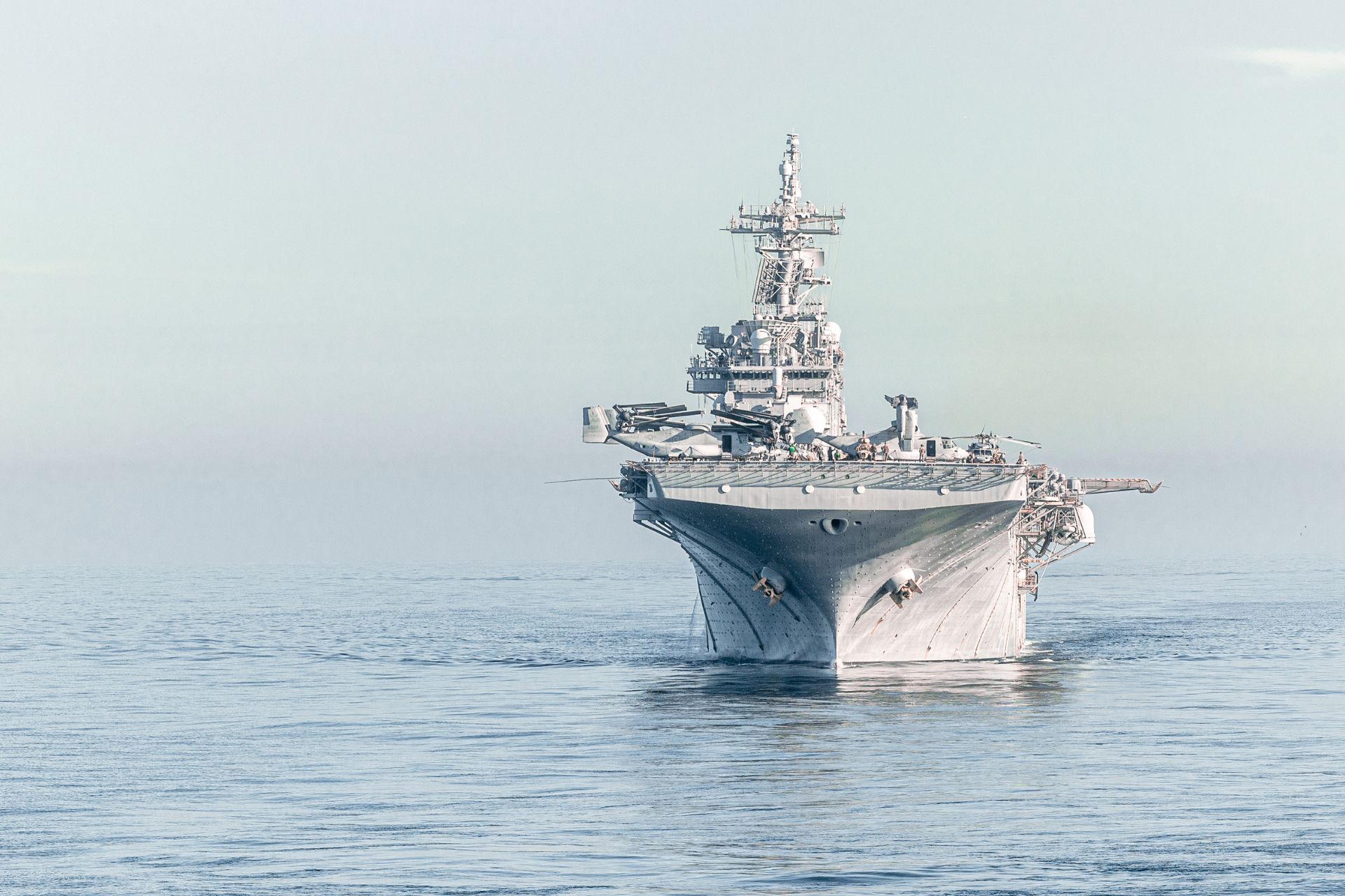 U.S. Deploys Boxer Amphibious Ready Group with 4,000 Marines for ...
