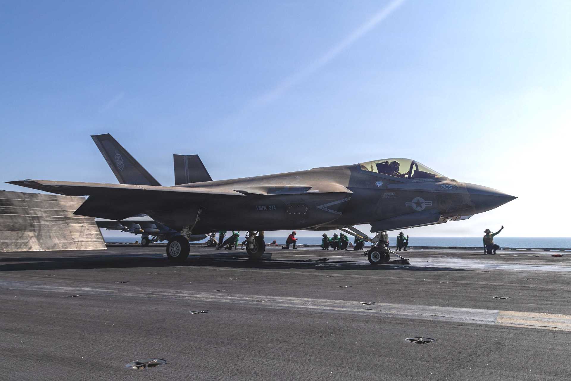Why U.S. Carrier-Based F-35C Fighter Jet Enables Deep Strikes on Iran ...