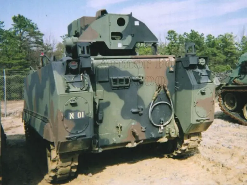 M981 FIST blindé observation artillerie (FR)