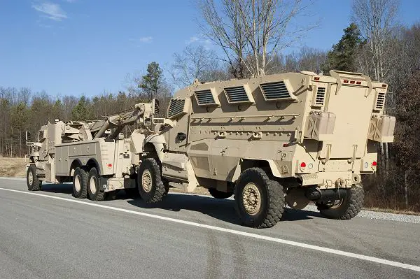 MaxxPro Wrecker MRAP Navistar armoured recovery vehicle data sheet ...