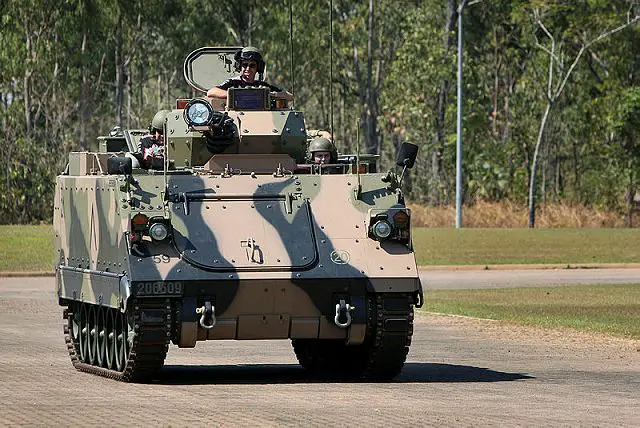 M113AS4 APC light tracked armoured vehicle personnel carrier technical ...