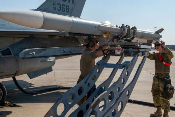 AMRAAM AIM-120 Air-to-Air Missile