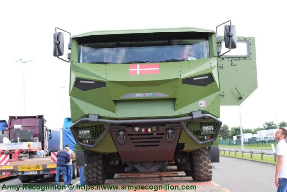 8x8 self-propelled howitzer 155mm CAESAR