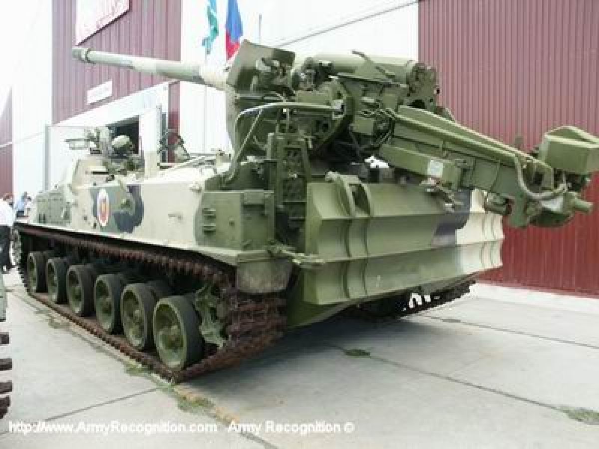 2S5 Giatsint-S 152mm