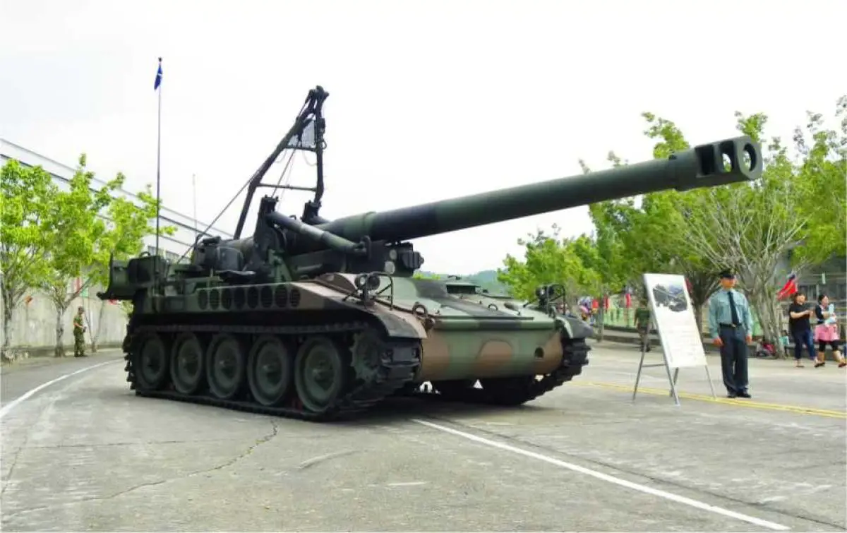 M110A2 203mm howitzer