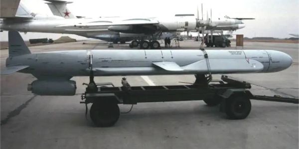 List top most modern world Missiles & Bombs