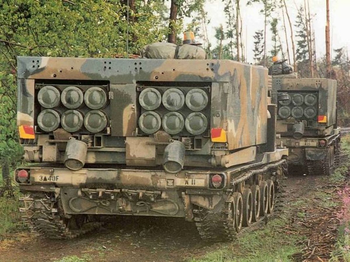 M270 MLRS 227mm