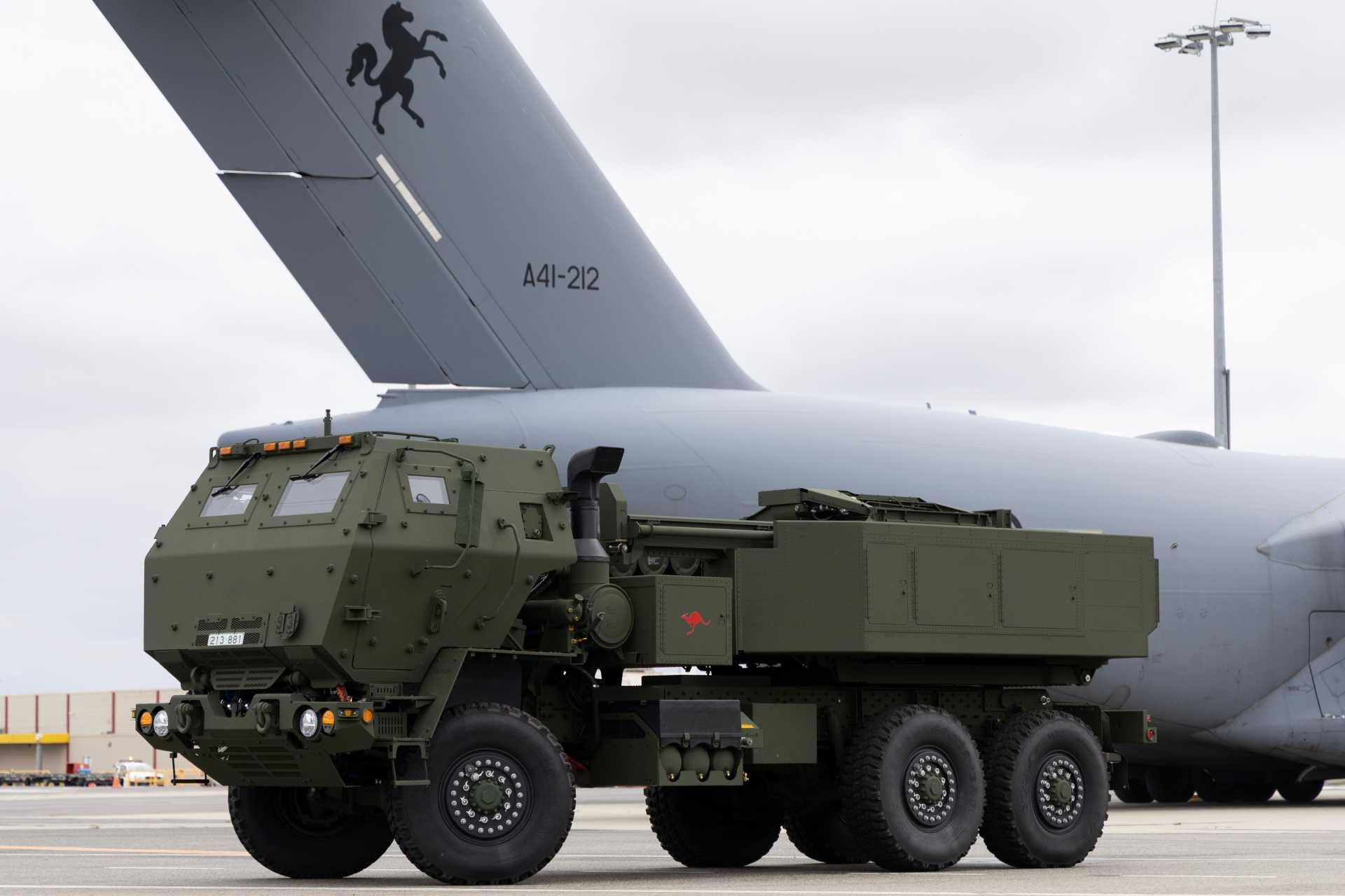 Australian Army boosts long-range strike capabilities as first US-made M142 HIMARS rocket ...