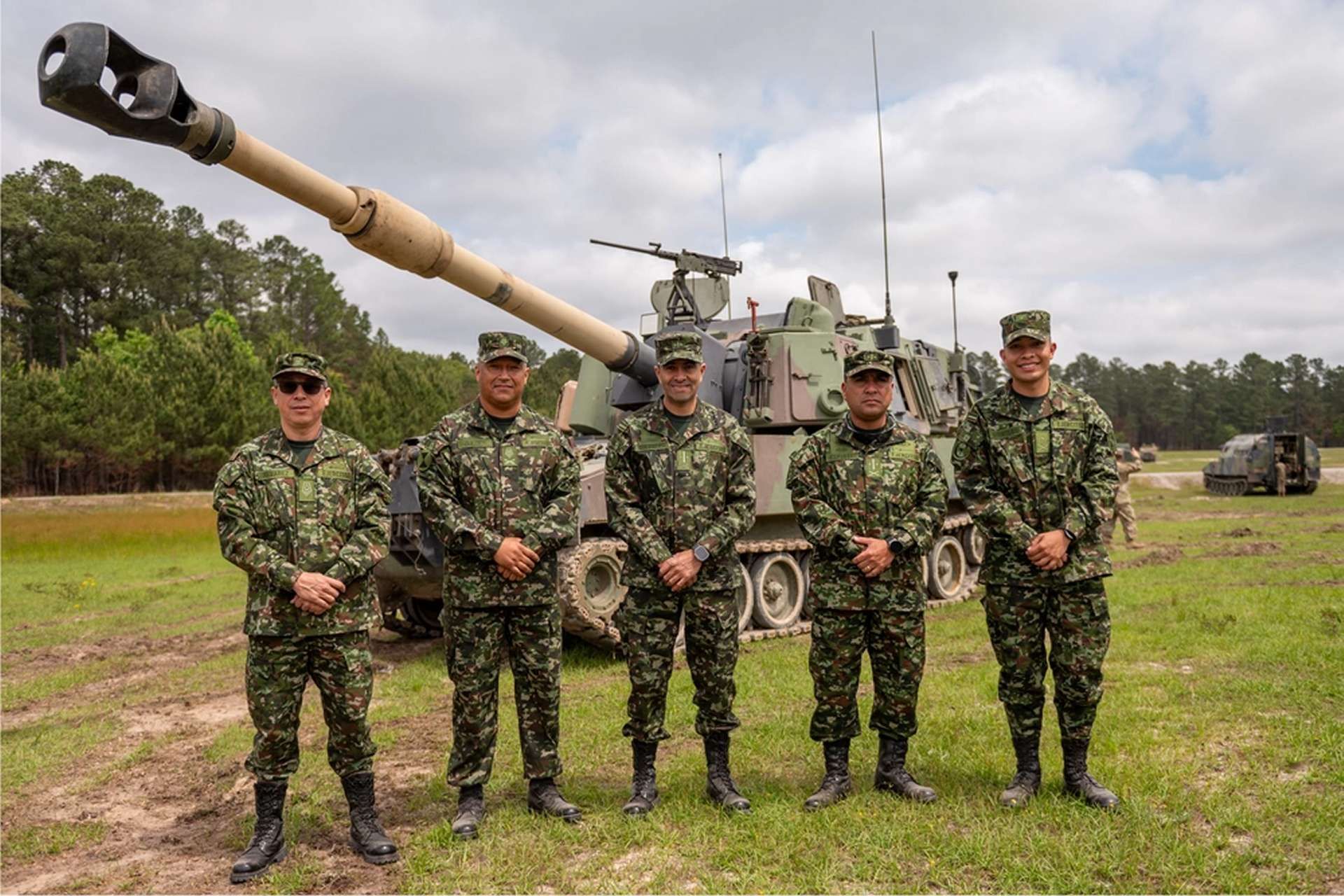 Colombia Shows Interest in US M109A6 Self-Propelled Howitzer