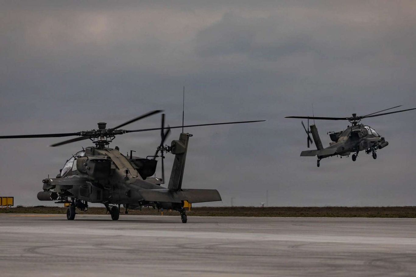 U.S. AH-64E Apache Attack Helicopters in Romania Reinforce NATO’s New ...