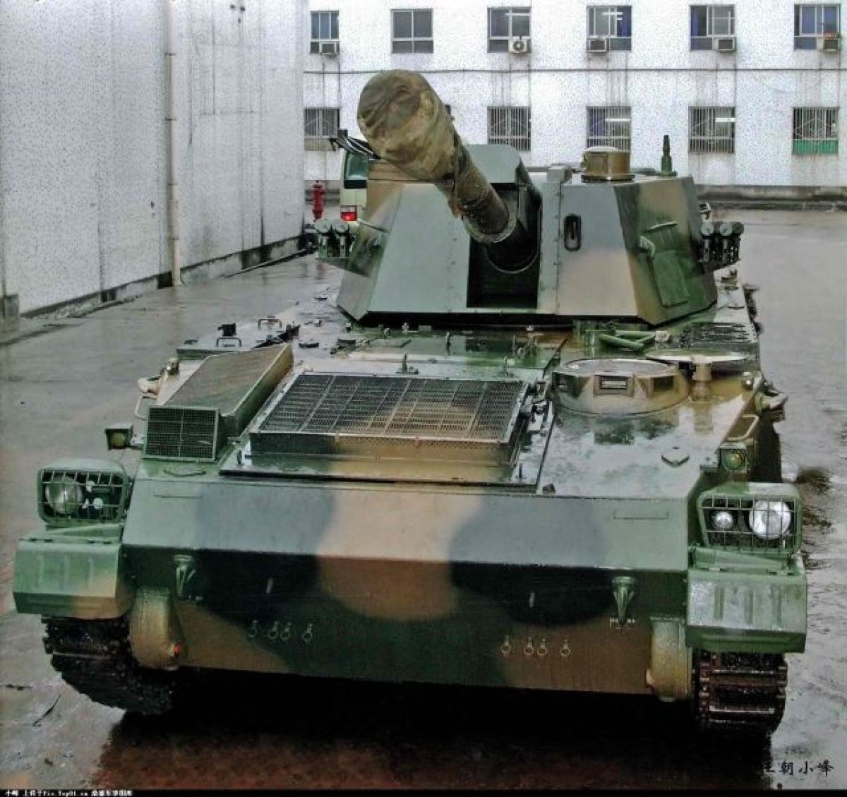 WMZ322 SH-3 122mm howitzer